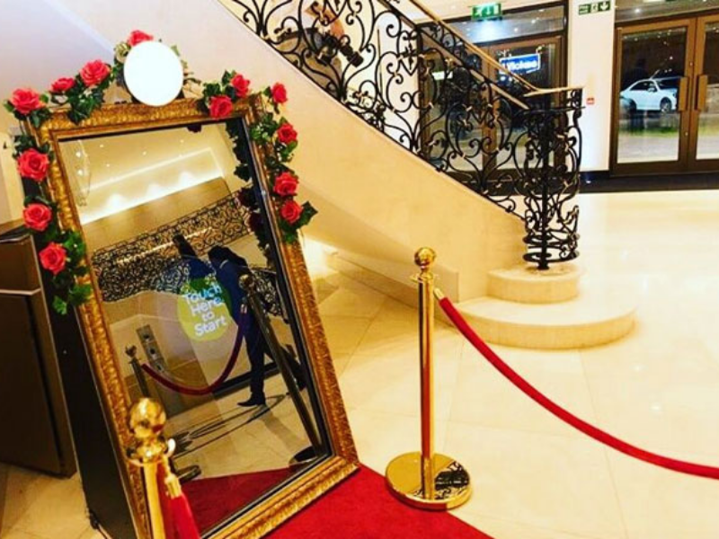 How A Photo Booth Can Make Your Next Corporate Event A Successful One?